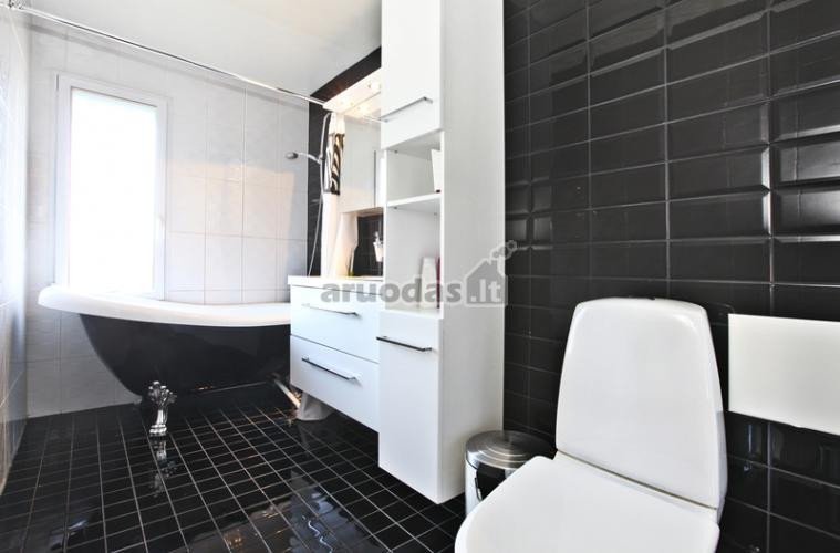 Nespalvotas vonios kambario interjeras - Interjero idėjos - Aruodas.lt