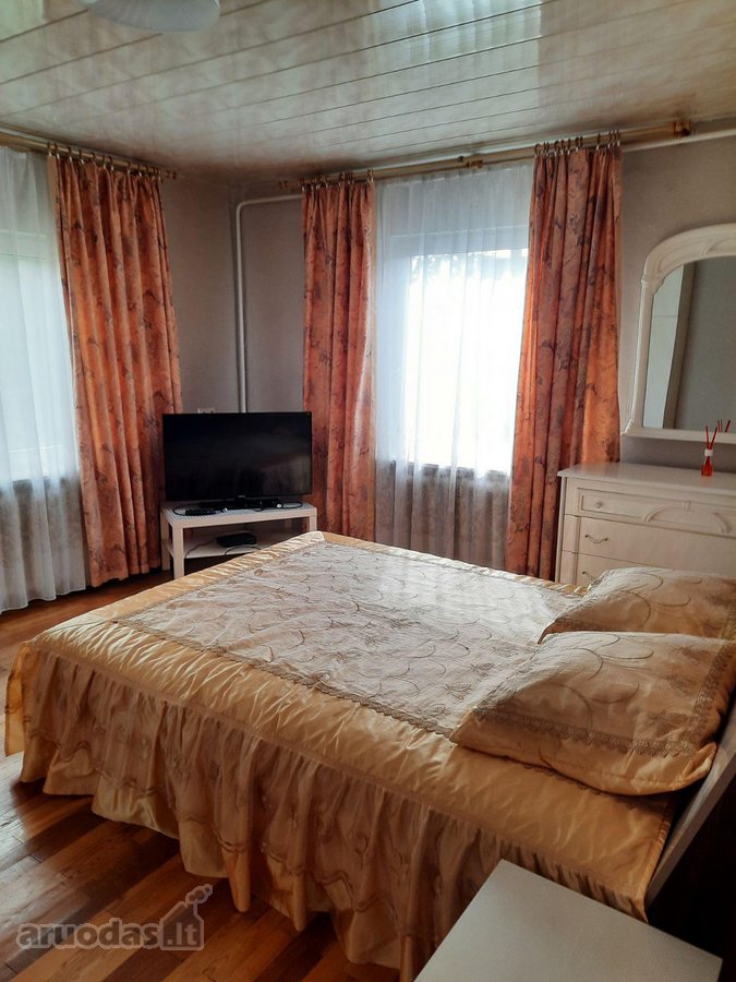 Namas nuomai, Vilniuje Užupyje Stepono Batoro g., rąstinis namas nuomai ...
