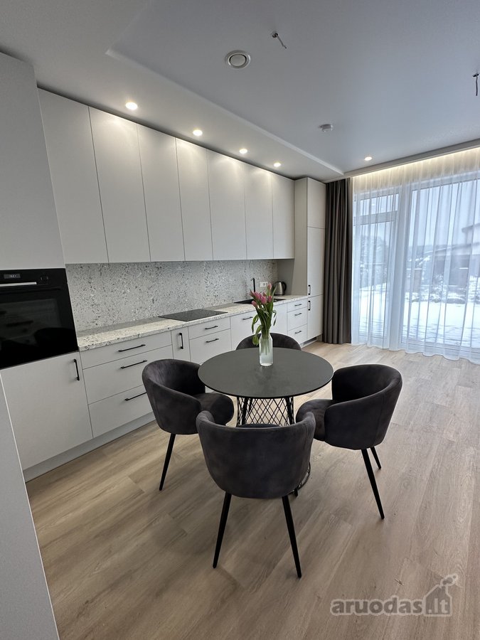 Namas, Vilniuje Pilaitėje Bitėnų g., mūrinis sublokuotas namas ...