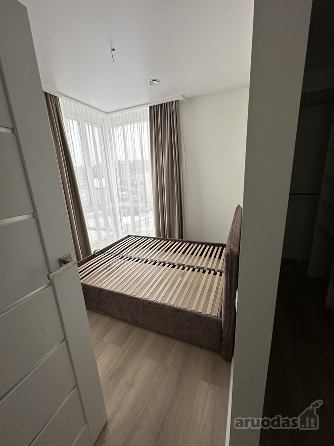 Namas, Vilniuje Pilaitėje Bitėnų g., mūrinis sublokuotas namas ...