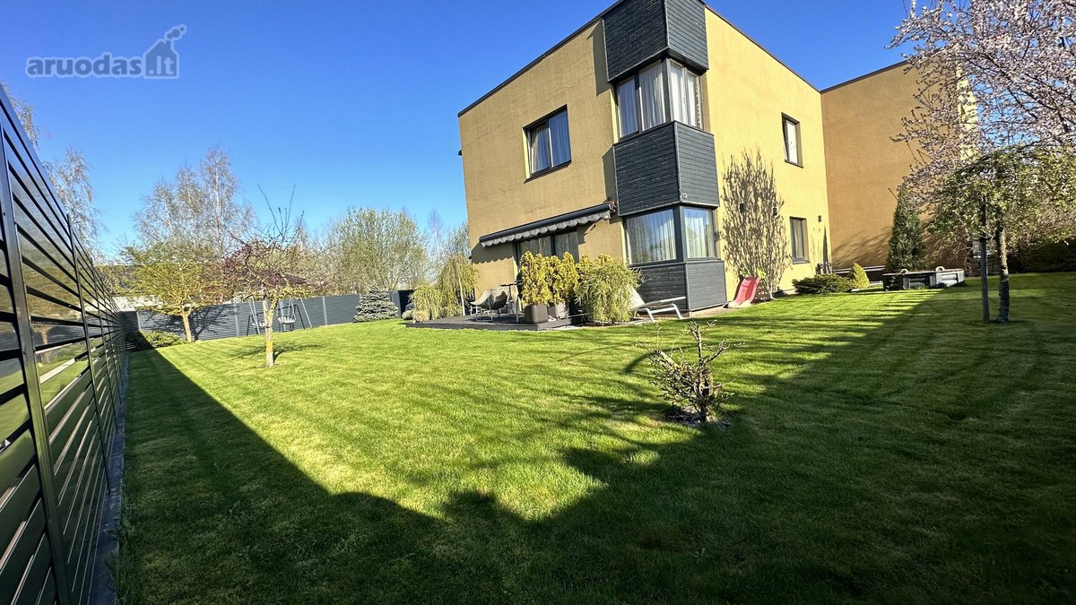 Namas, Kaune Šilainiuose J. Bielinio g., mūrinis sublokuotas namas ...