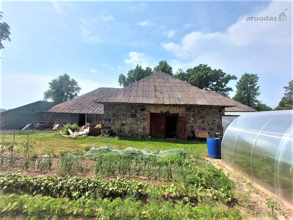 Tvartas, malkinė, daržinė ir dalis žemės sklypo - Skelbiu.lt