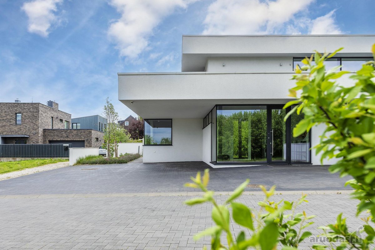 Modernus, išmanus, erdvus namas šalia - Skelbiu.lt