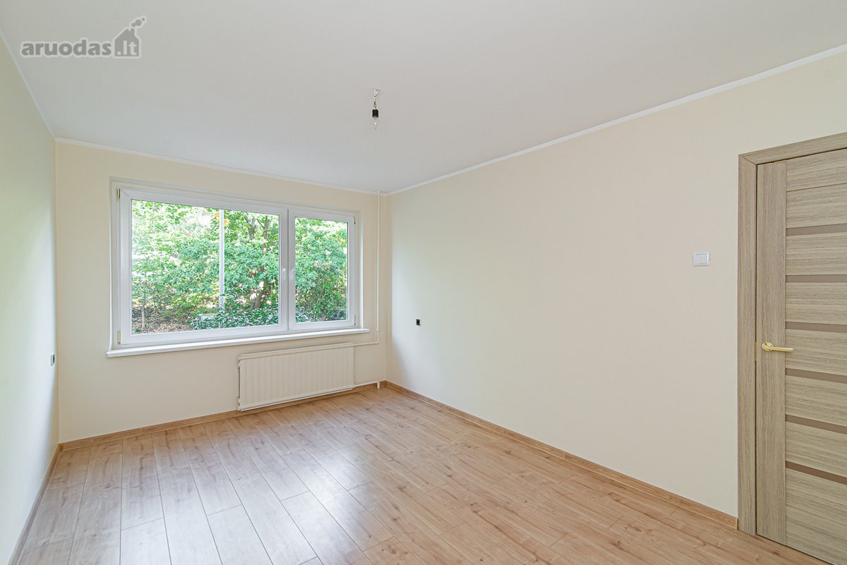 Parduodamas naujai suremontuotas, šiltas ir - Skelbiu.lt