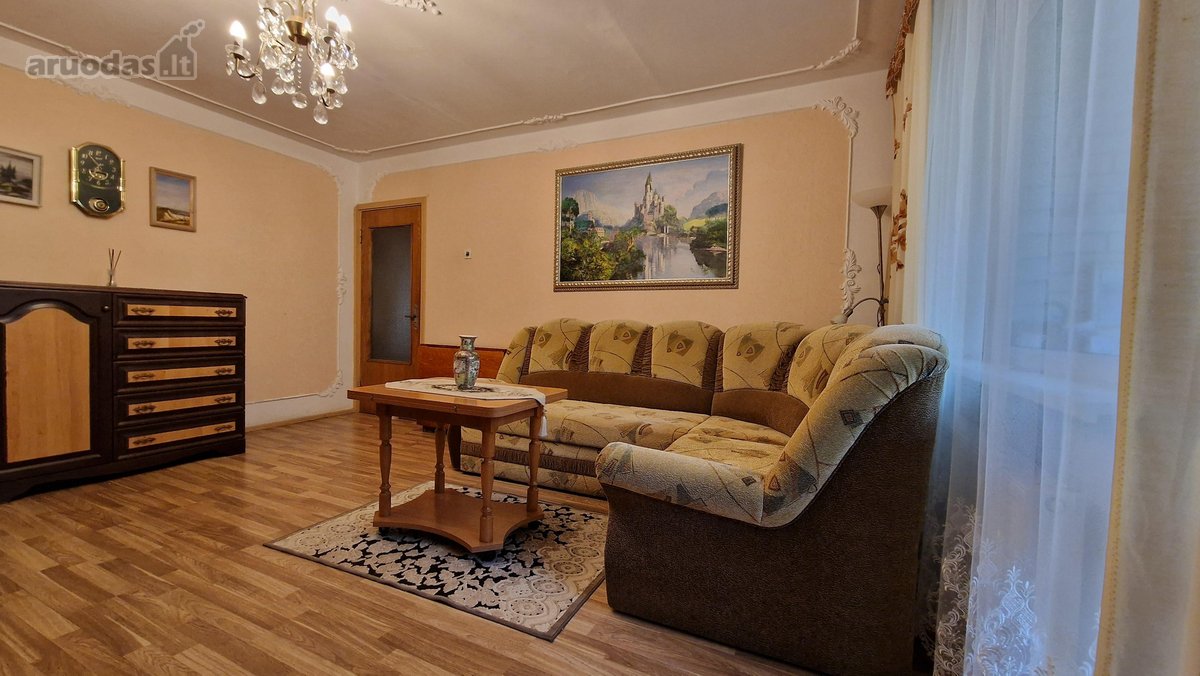 Renovuotame keturių aukštų name,i-ame aukšte, - Skelbiu.lt