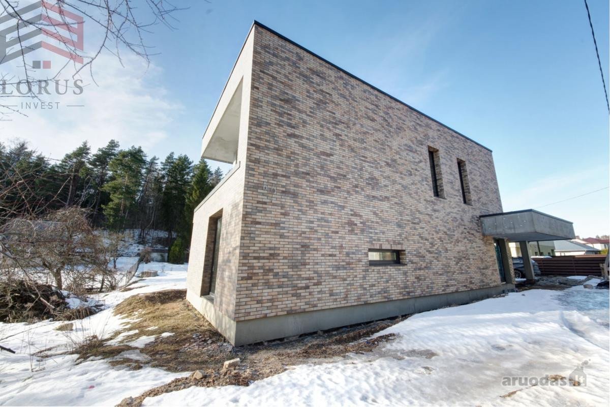 Namas, Vilniuje Bajoruose Bajorų Sodų 31-oji g., mūrinis namas ...