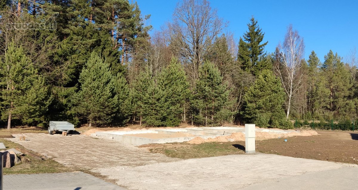 Parduodamas sklypas su namo pamatais ir - Skelbiu.lt