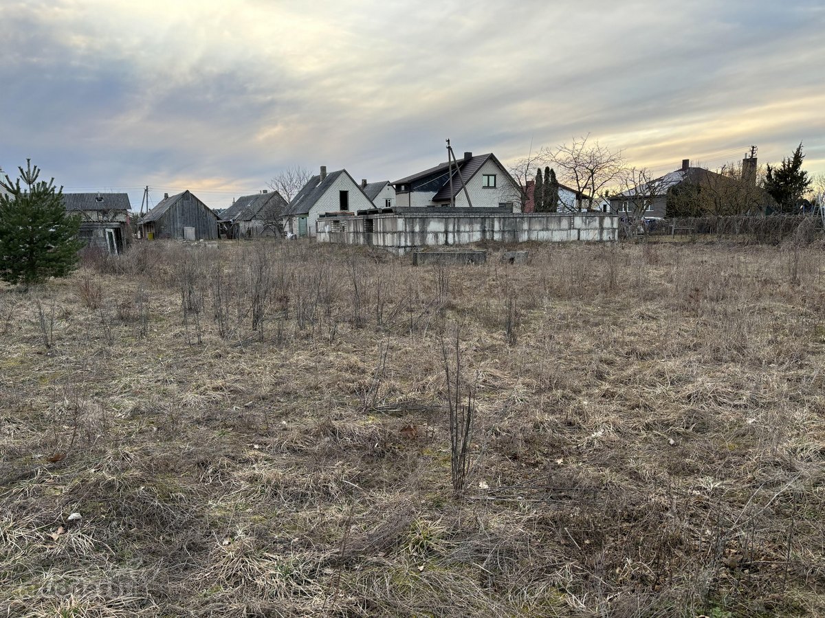 Parduodamas sklypas su namo pamatais ramioje - Skelbiu.lt