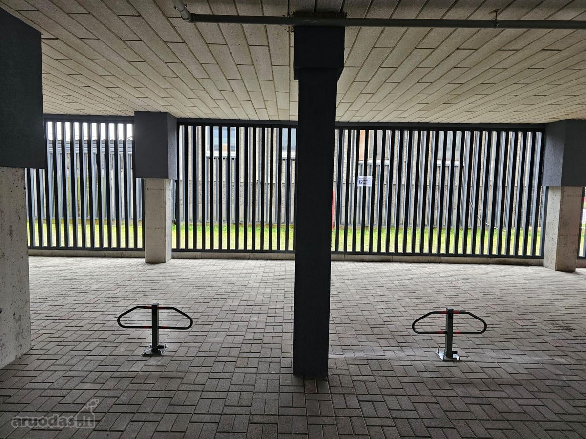 Vieta, Vilniuje Pilaitėje Bitėnų g., antžeminėje aikštelėje vieta ...