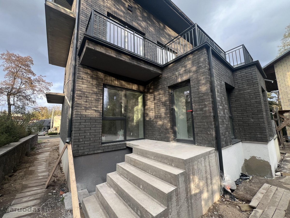 Namas, Kaune Žaliakalnyje Perkūno al., mūrinio namo dalis Nekilnojamo ...