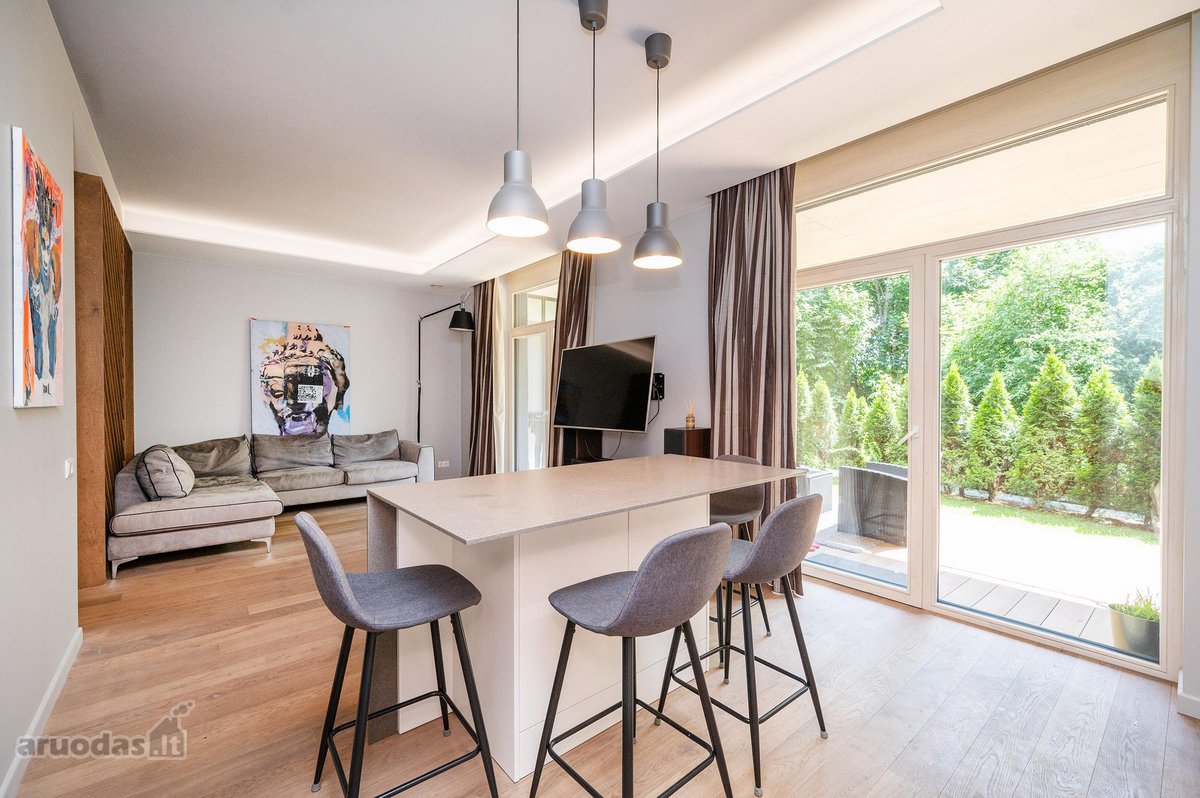 Butas Su Nuosavu Kiemeliu. - Skelbiu.lt