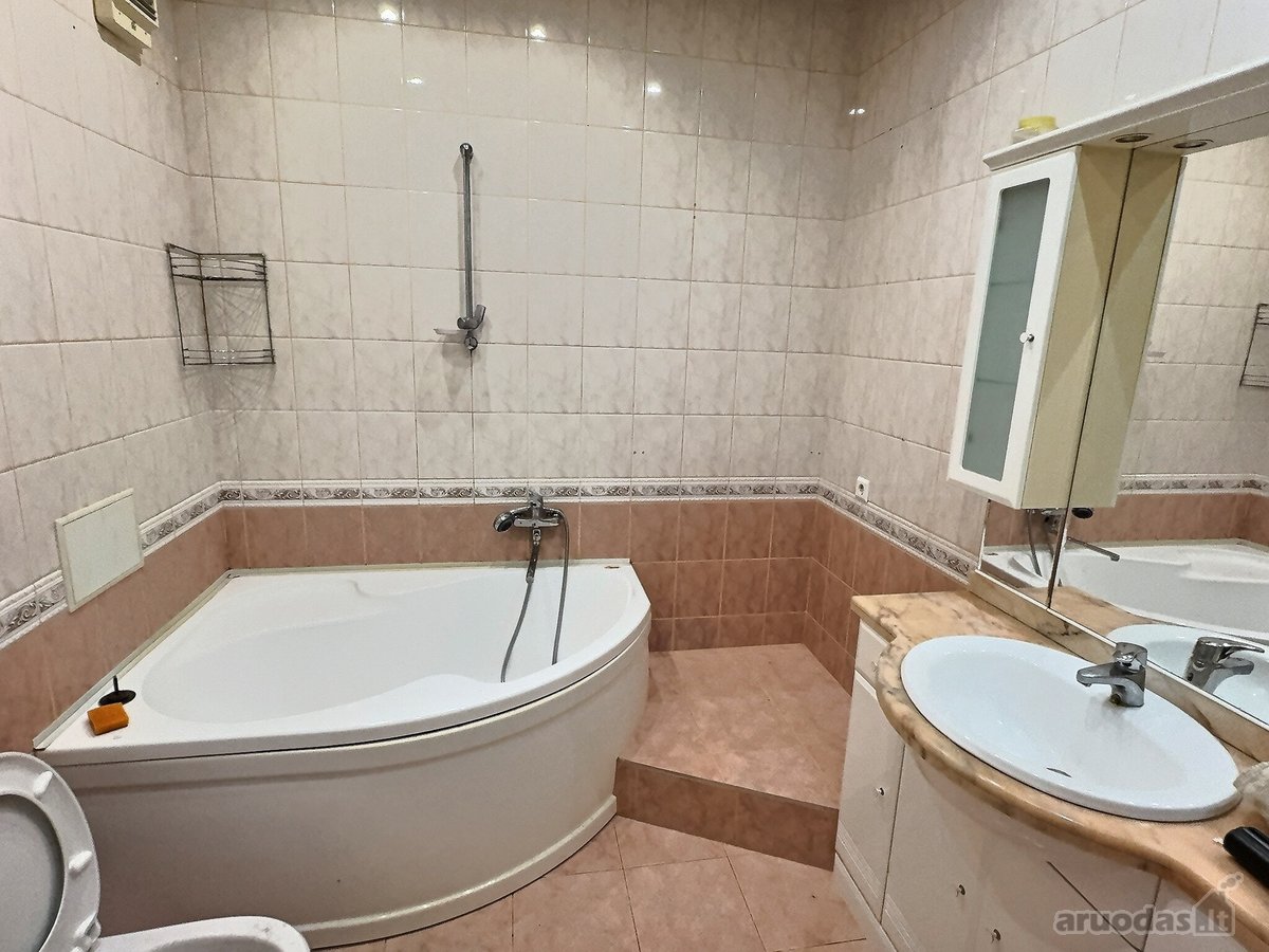 Butas, Vilniuje Pilaitėje Bitėnų g., 3 kambarių butas Nekilnojamo turto ...