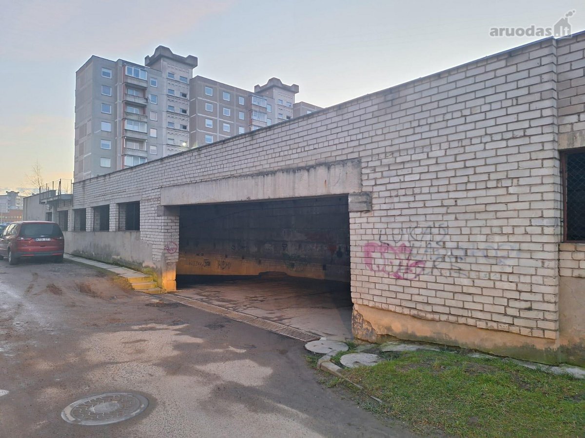 Garažas, Kaune Šilainiuose Baltų pr., požeminis garažas Nekilnojamo ...
