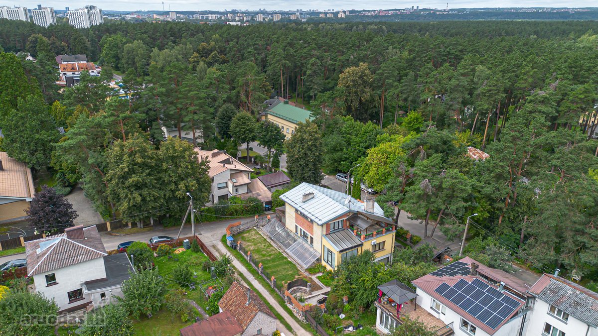 Namas, Vilniuje Valakampiuose Nugalėtojų g., mūrinis namas Nekilnojamo ...