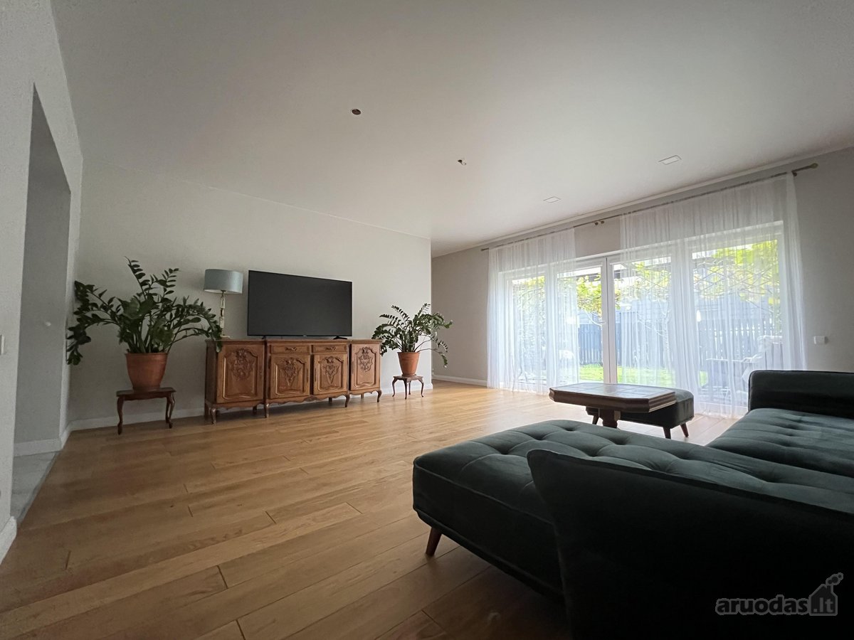 Namas nuomai, Vilniaus r. Raišių k. Raišių g., mūrinis sublokuotas ...