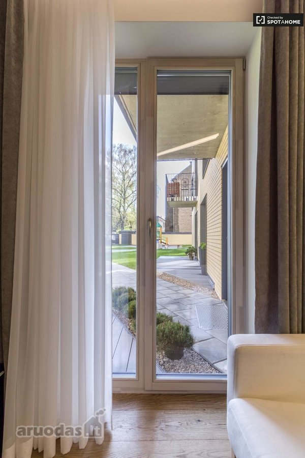 Šalia Gedimino pr. ir Hilton Garden viešbučio; - Skelbiu.lt