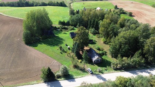 Namas, Rokiškio r. Jūžintų mstl. Beržų g., rąstinė sodyba - Aruodas.lt