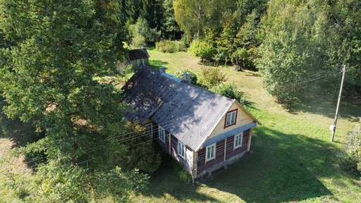 Namas, Rokiškio r. Jūžintų mstl. Beržų g., rąstinė sodyba - Aruodas.lt